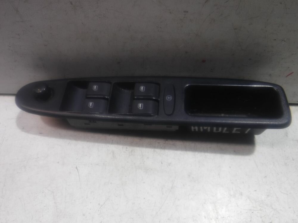 Блок управления стеклоподъемниками Chery Amulet A1 A113746110