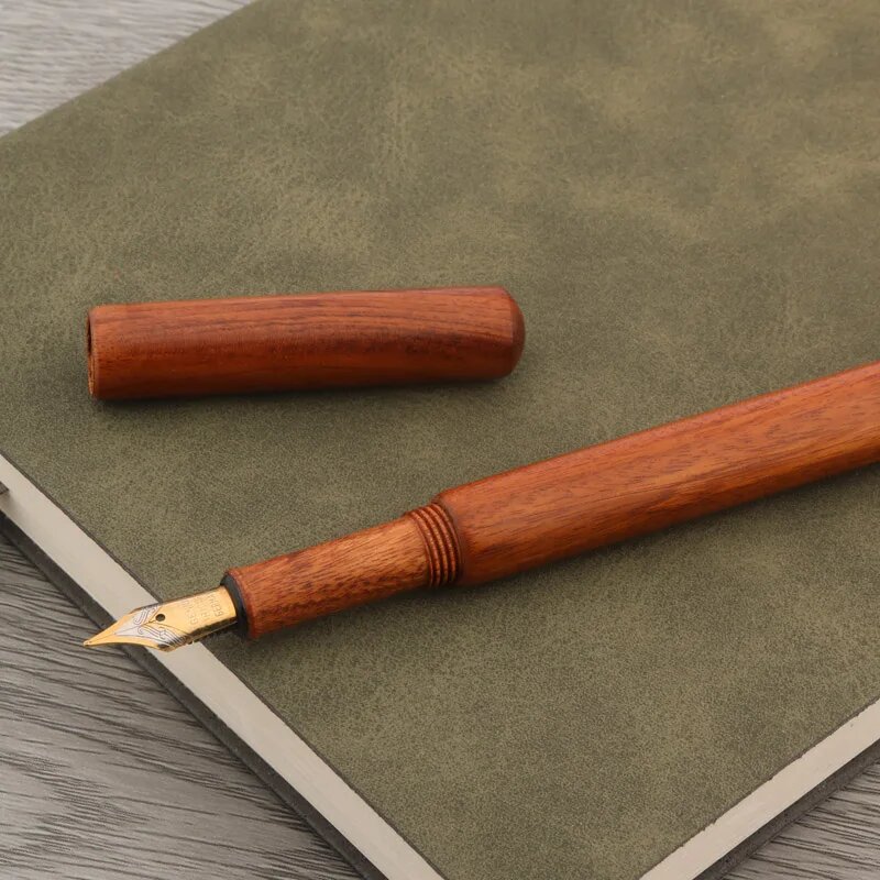 Перьевая ручка Chouxiongluwei из дерева коричневого цвета М