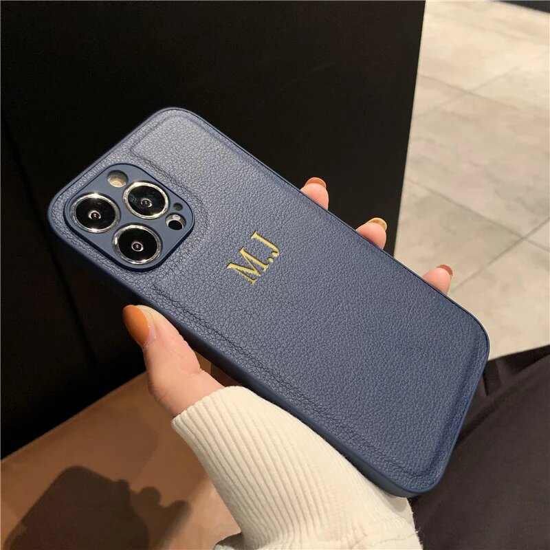 Персонализированный кожаный чехол с именем для iPhone 17, 16, 15, 14, 13, 12, 11 Pro Max, кожаный чехол с инициалами и буквами 13 15 16 17 Air Pro Max
