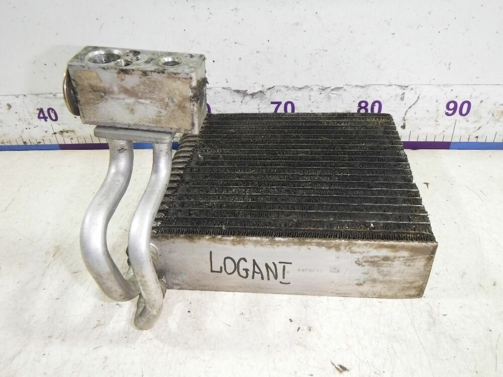 Испаритель кондиционера Renault Logan I 272813793R