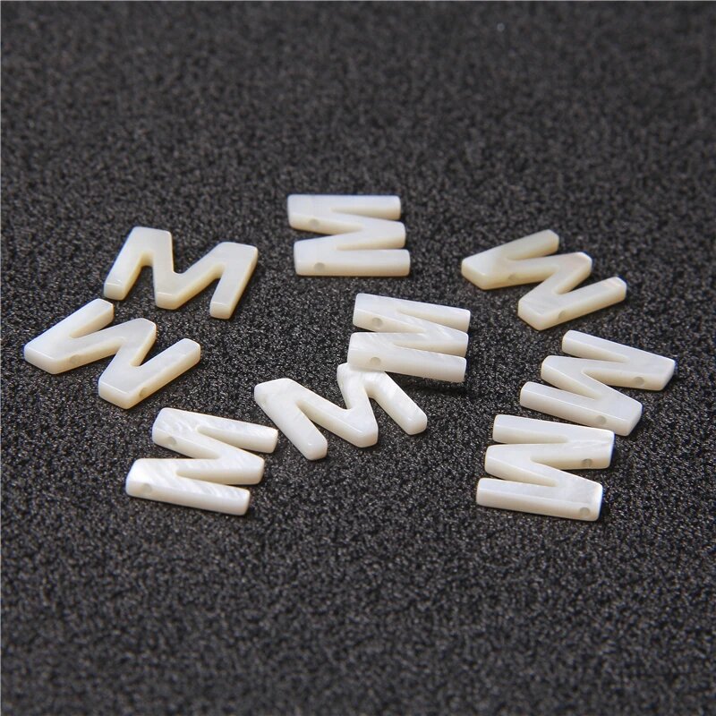 Перламутровые бусины-буквы Vinswet Белый, 2 pieces, M 11x13mm