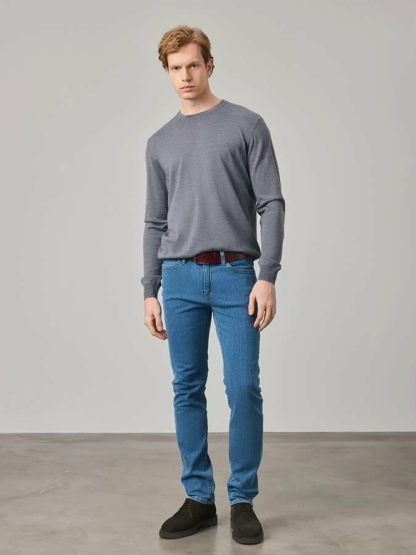 Джинсы зауженные 