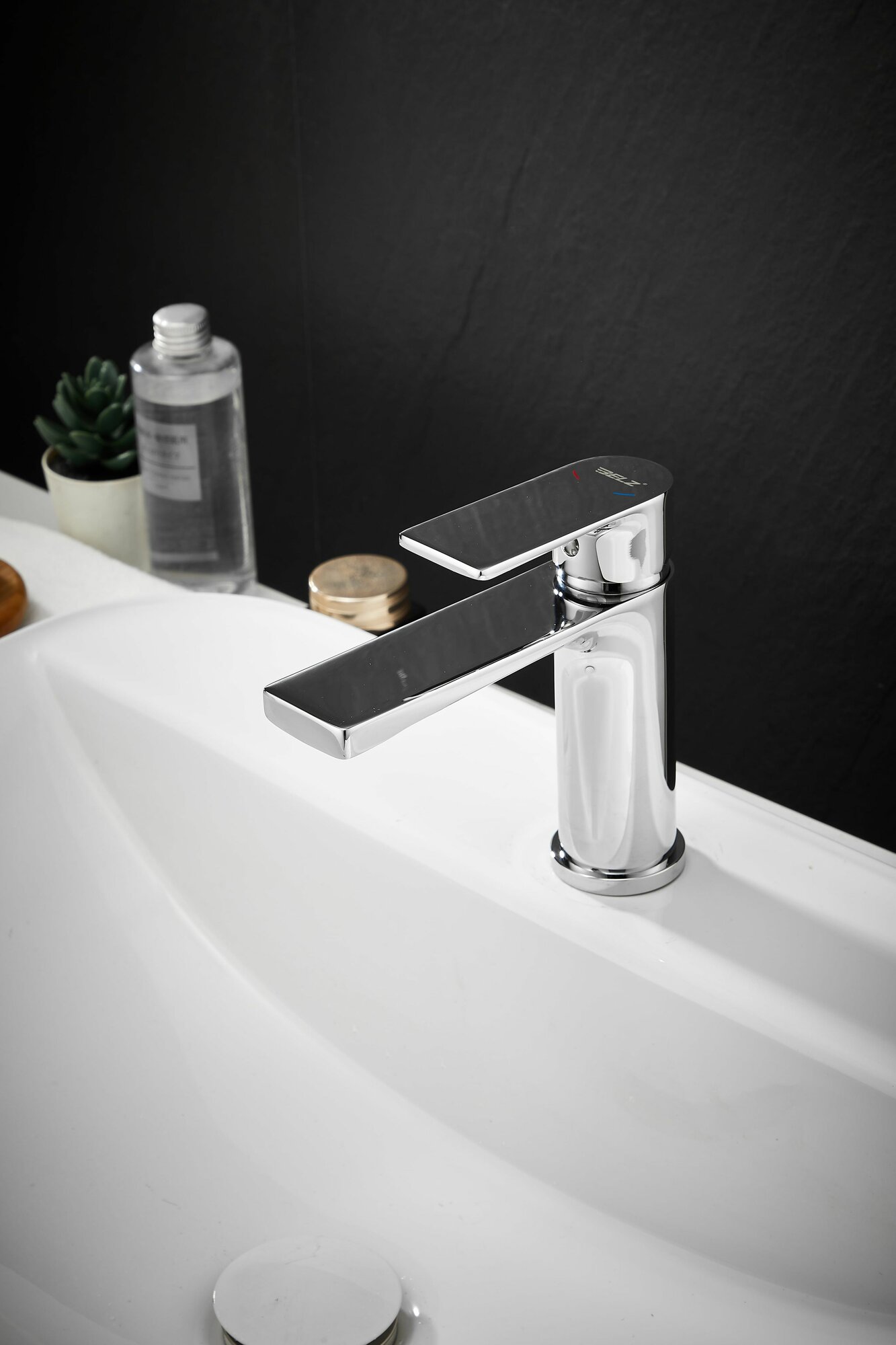 Смеситель для раковины латунный, кран для умывальника BELZ B10679