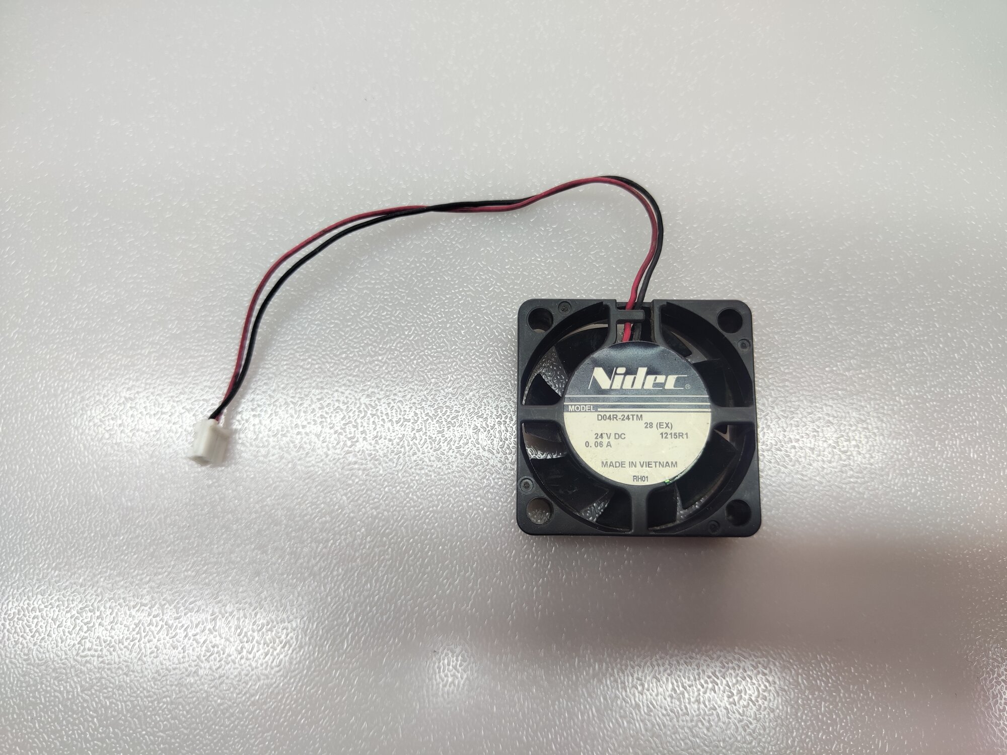 Серверный вентилятор D04R-24TM 24В 0,06А 4см 404015 мм