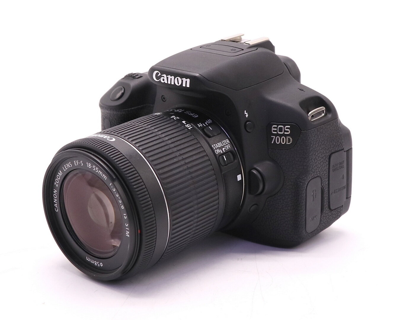 Фотокамера Canon EOS 700D kit (пробег 6780 кадров)