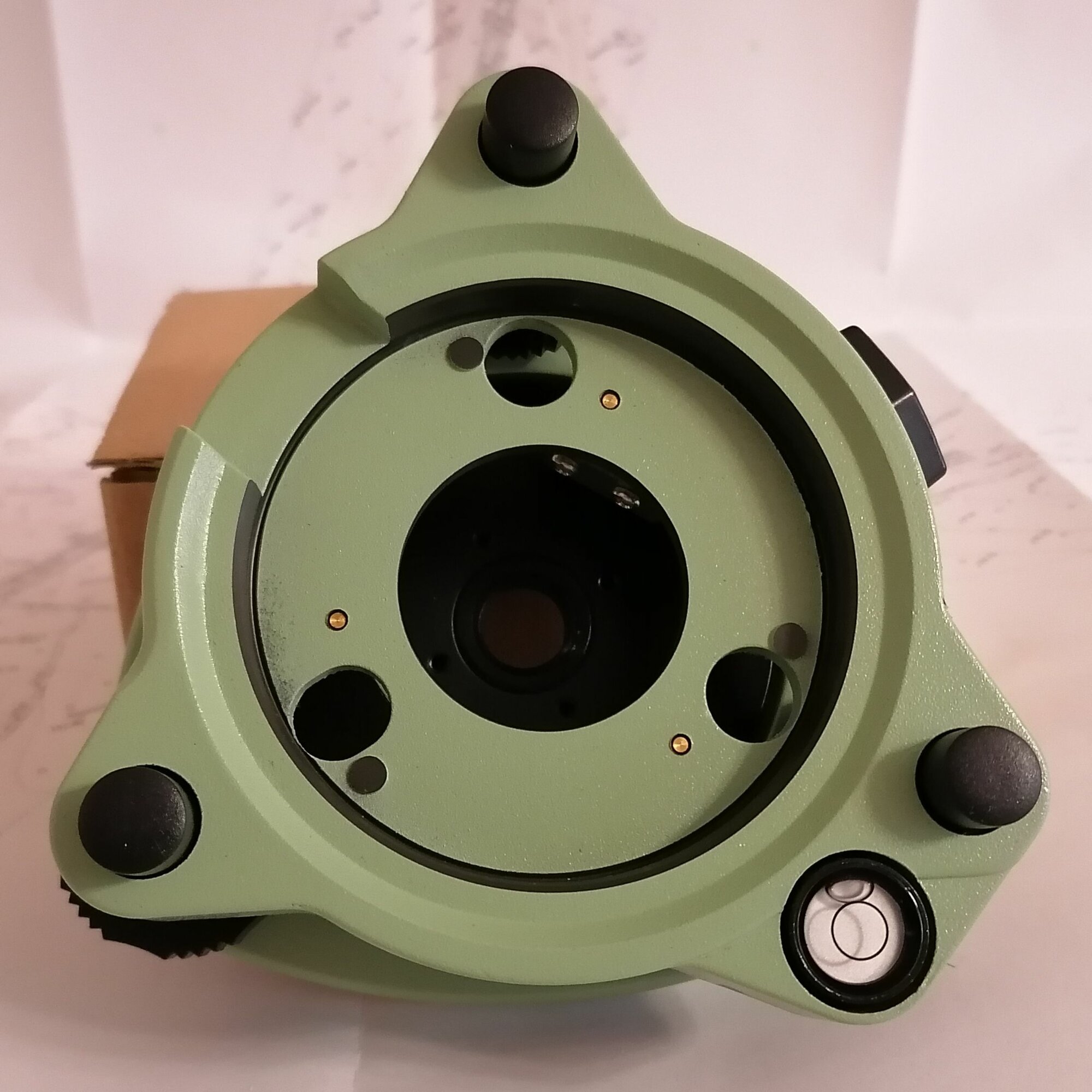 Трегер GDF121 для тахеометров Leica геодезический без оптического центрира