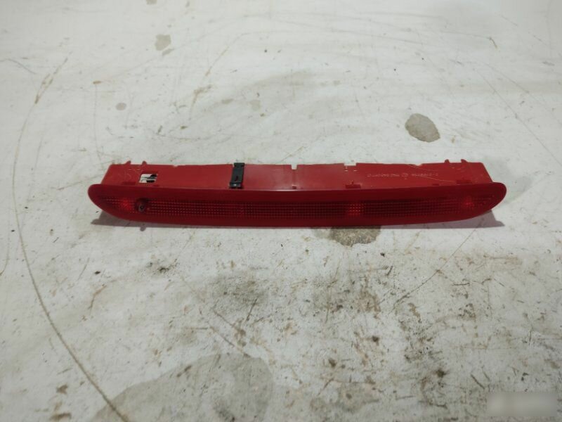 Стоп-сигнал дополнительный Volkswagen Golf MK7 Б/У с пробегом