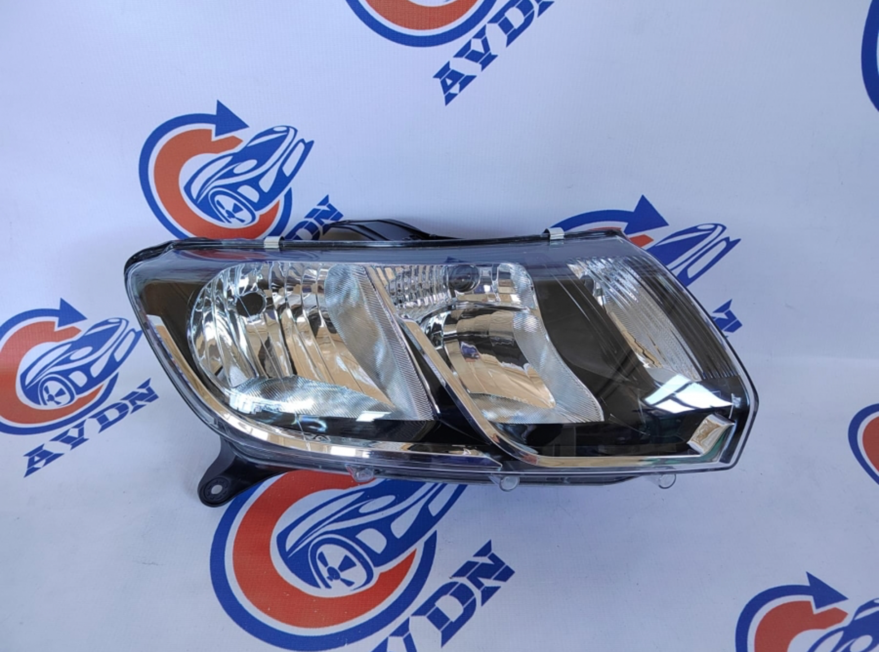 Фара правая RENAULT LOGAN/ LADA LARGUS FL/SANDERO14-18 с корректором производитель Jordan