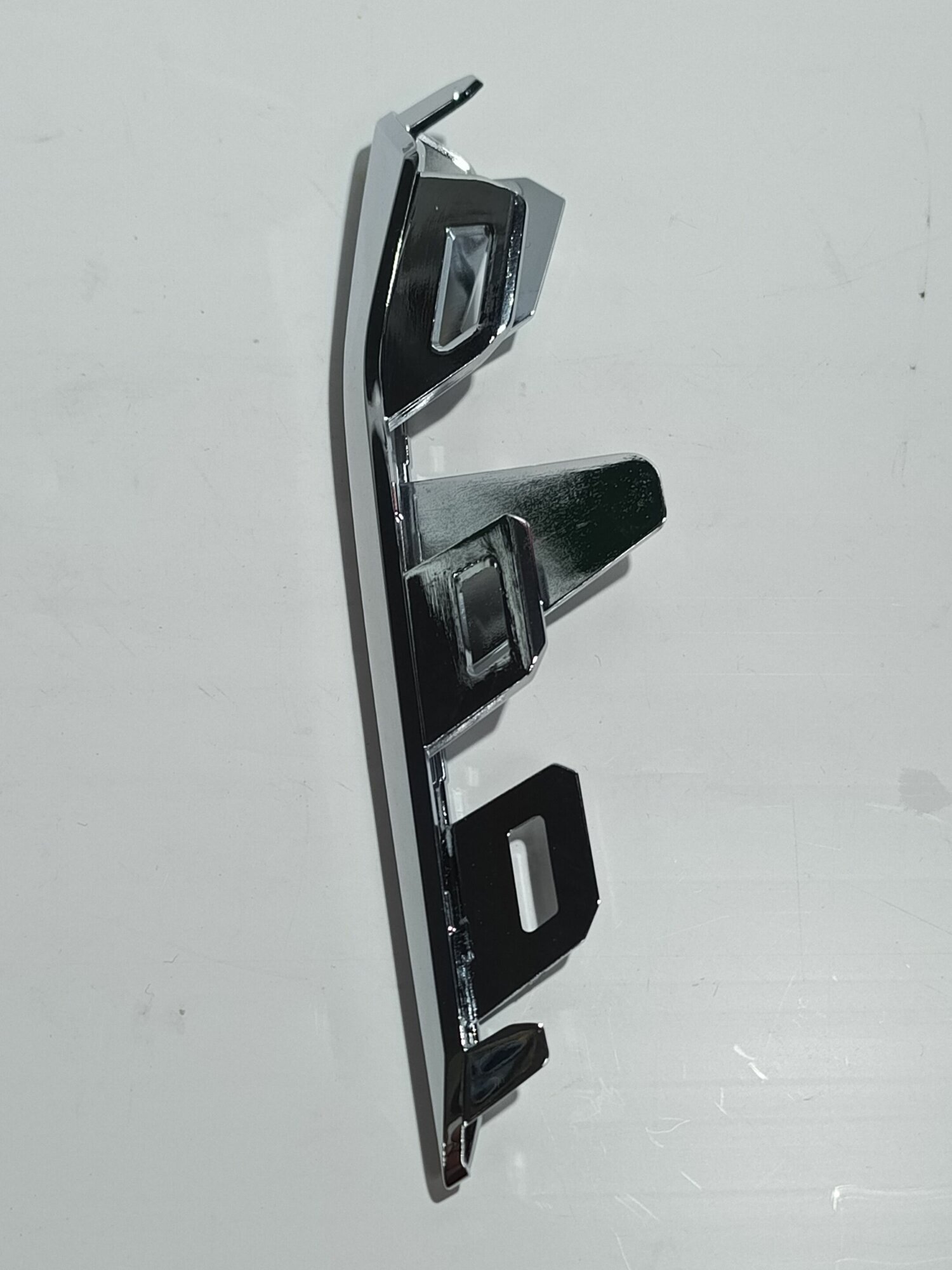 Накладка бампера переднего правая JAC J7 [1.5 16V 6MT лифтбэк Turbo] 2803160U7300