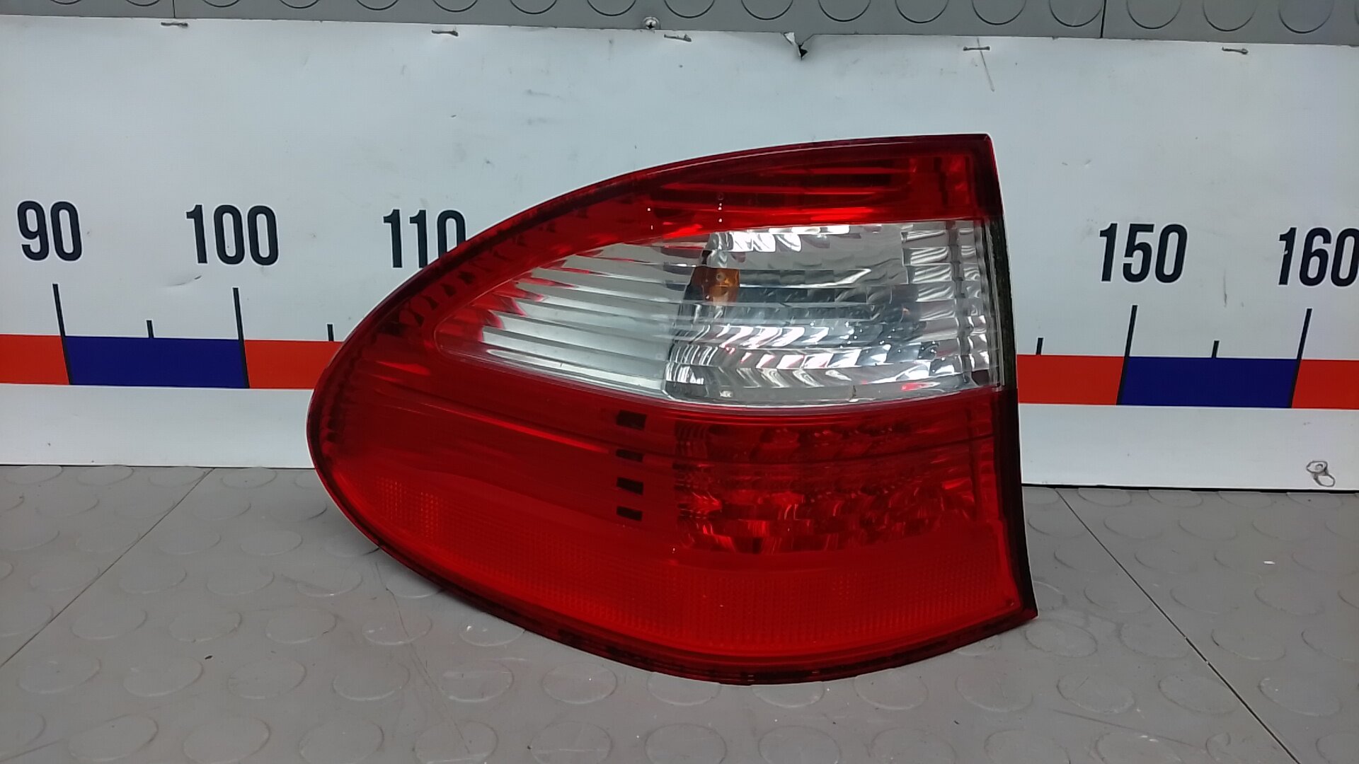 Фонарь задний левый MERCEDES BENZ E-CLASS W211