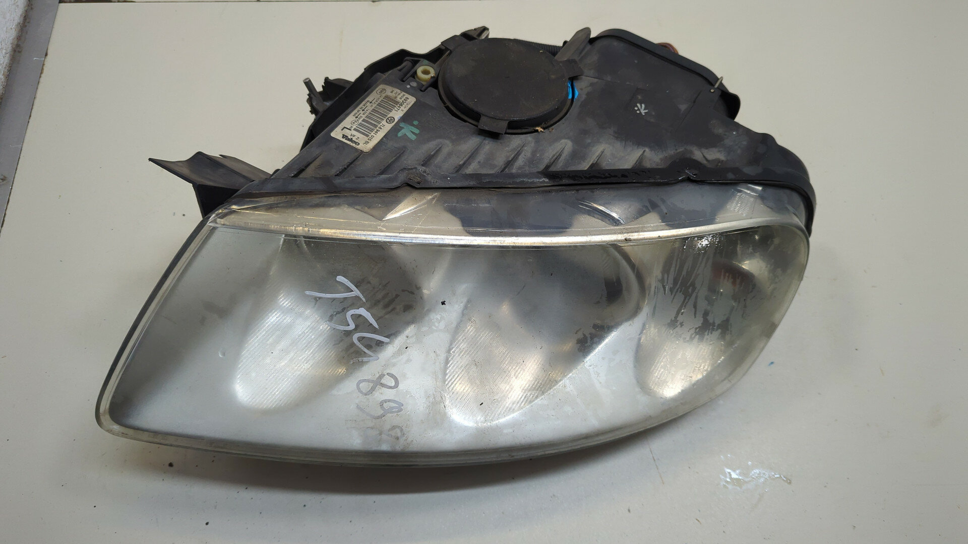 Фара (передняя) левая Volkswagen Touareg Б/У