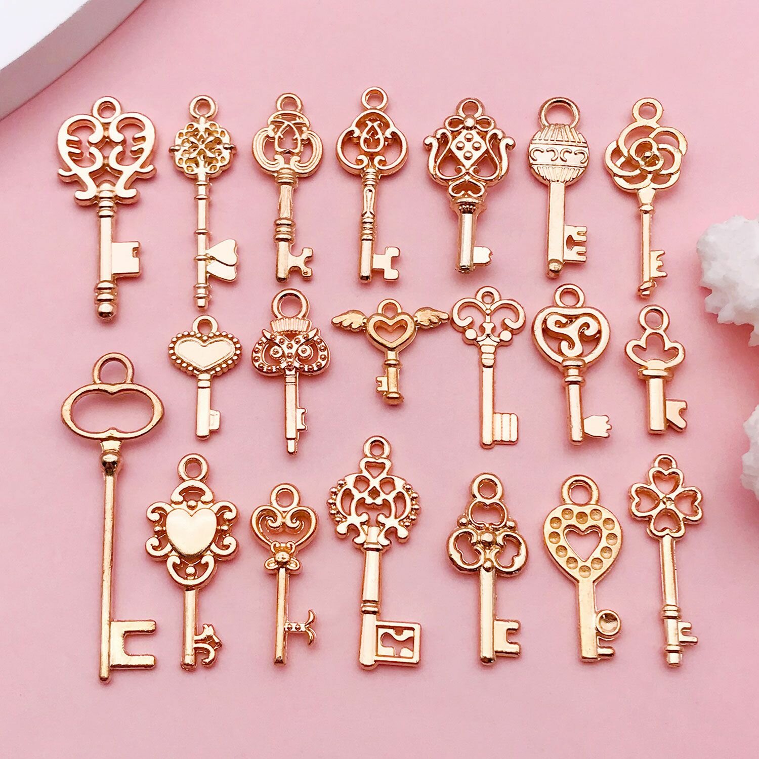 20 видов маленьких ключиков с покрытием KC золото для создания бижутерии.