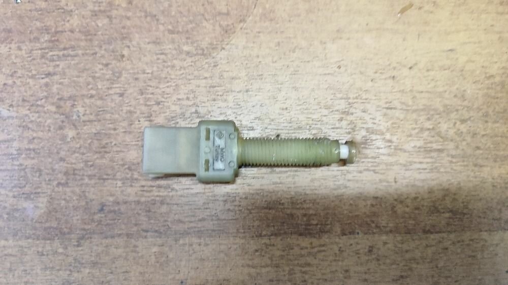 Датчик положения педали тормоза VW Passat B5 443945515