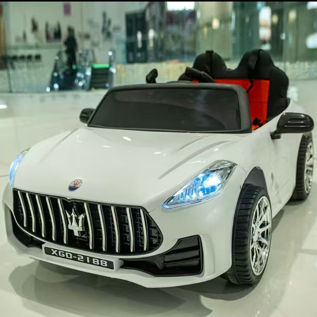 Двухместный электромобиль на пульте дистанционного управления для детей 3-6 лет，белый