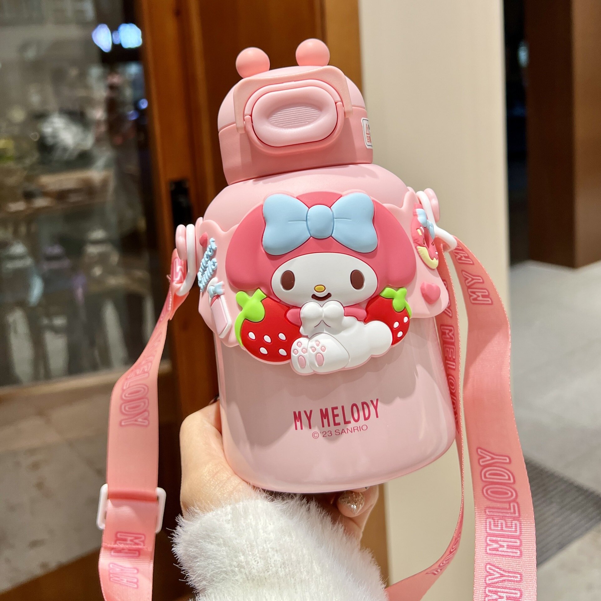 Детский термос Sanrio для школьников, переносная чашка для воды, клубничная медвежья соломинка, мужской и женский термос-чайник