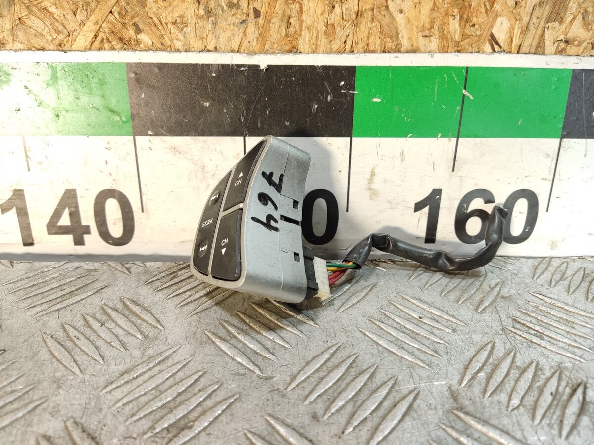 Кнопки руля KIA Ceed 2007-2012 967101H1001S