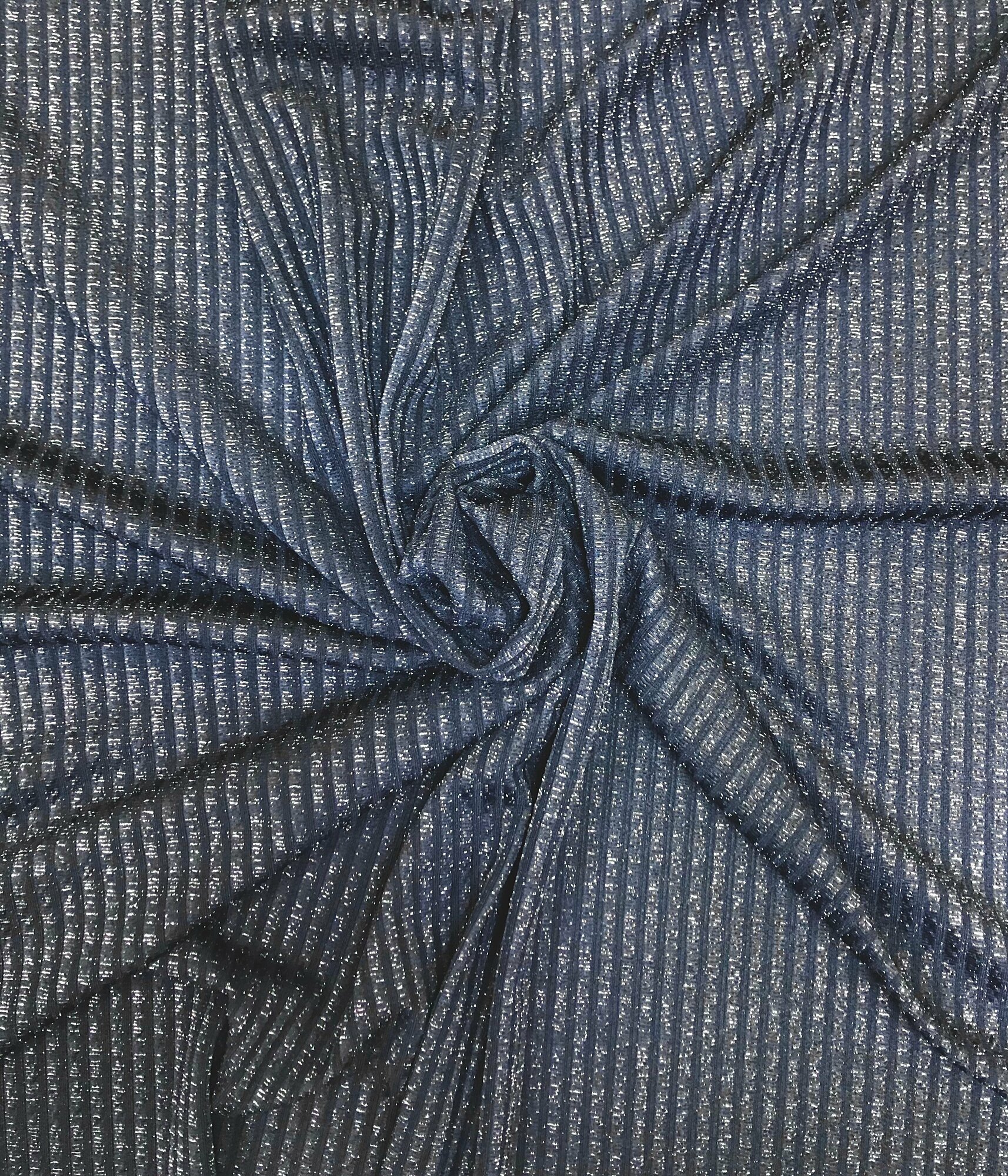 Ткань трикотаж, темно-синего цвета с металлизированной нитью, плотность 410гр, ширина 160см, любой метраж кратный 1м