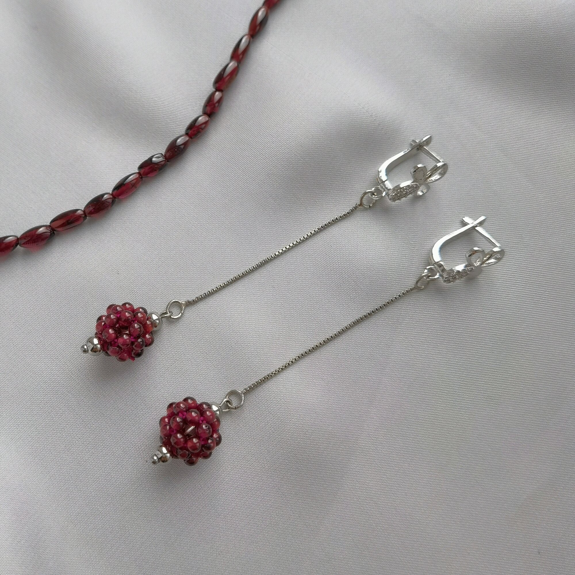 Серьги цепочки, гранат