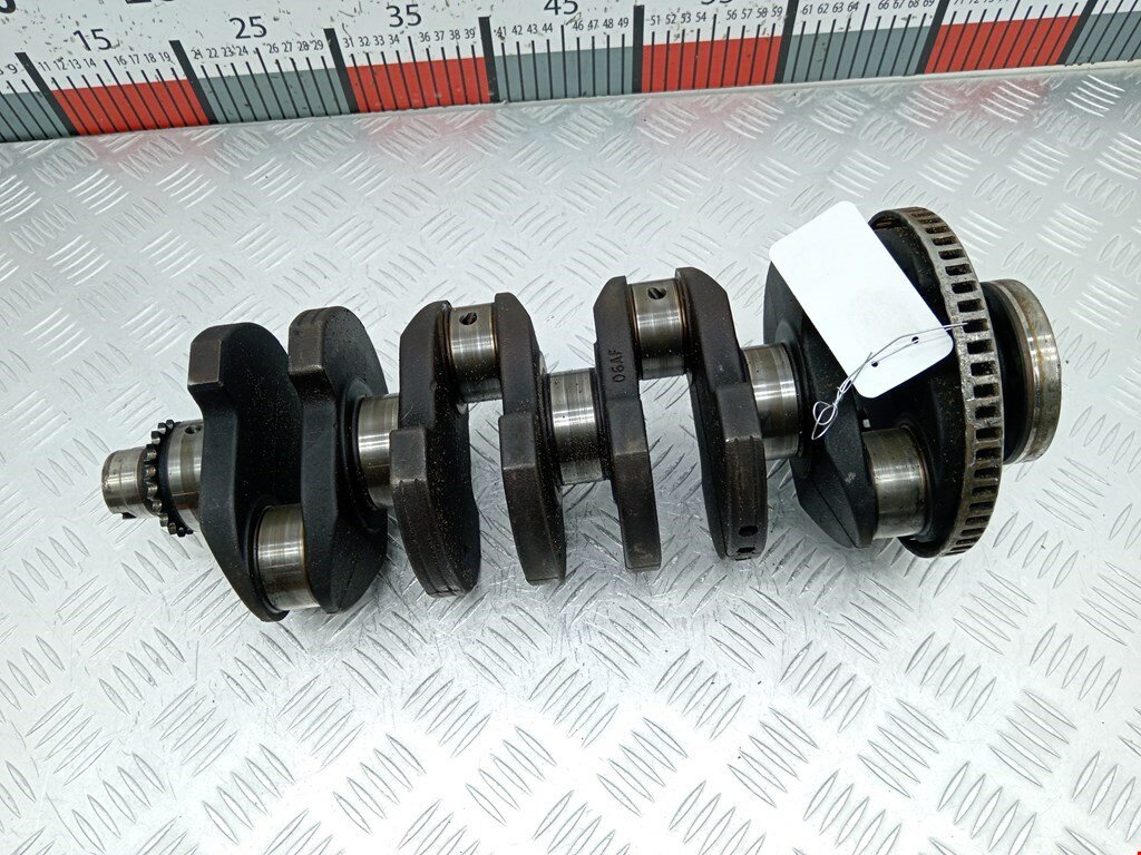 Коленвал (вал коленчатый) Audi A4 B6 06A105021AR арт. 325384
