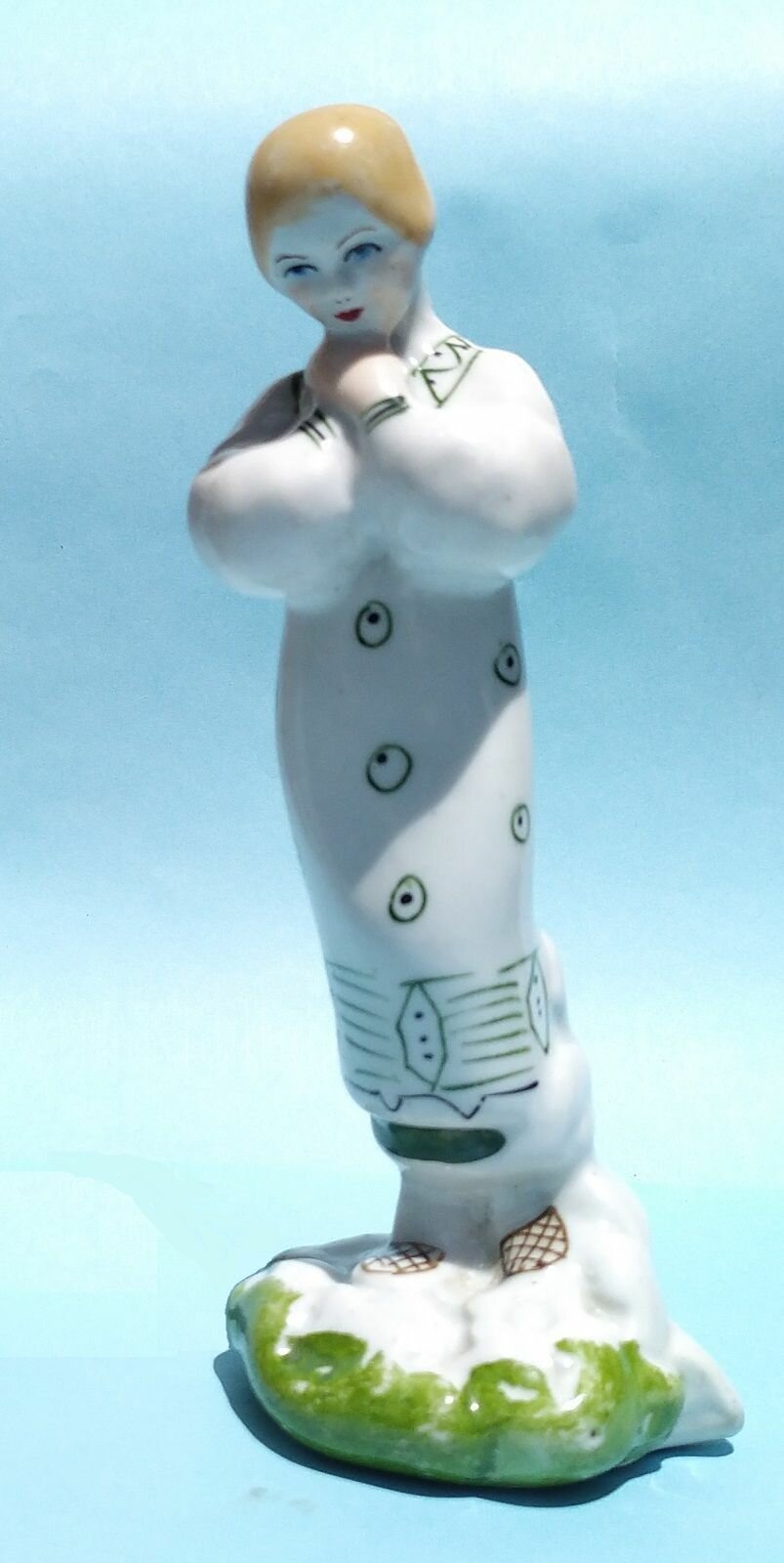 Алёнушка "Белорусская девушка", фарфор, роспись, артель "Прогресс", СССР, 1950 г