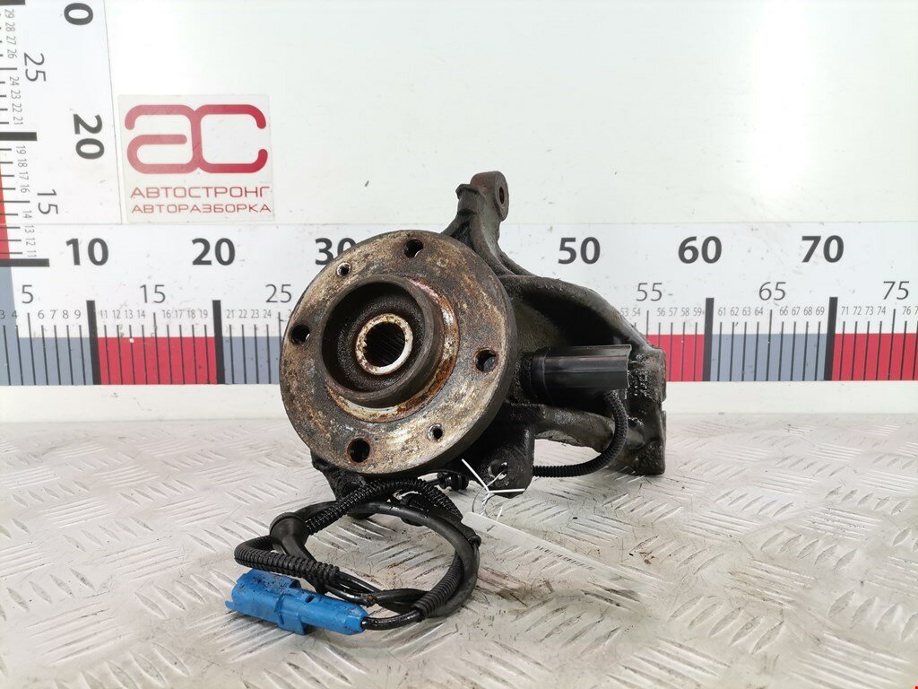 Ступица (кулак цапфа) передняя правая Citroen C4 Cactus 330776 арт. 1640521