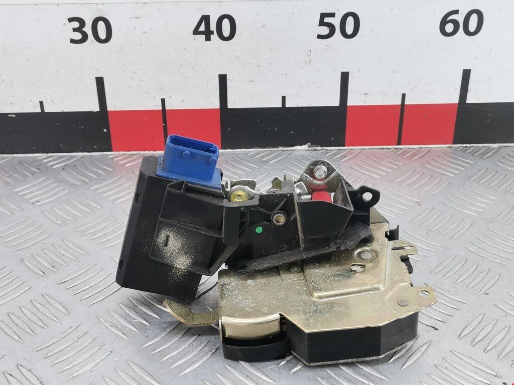 Замок двери задней правой BMW 3-Series (E36) 51228122420 арт. 1842777