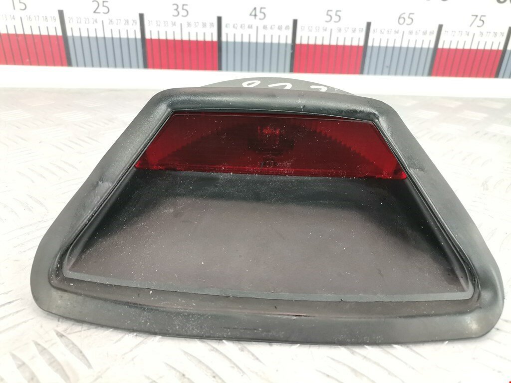 Фонарь дополнительный тормозной (стоп-сигнал) BMW 7-Series (E38) 63258372957 арт. 1582773