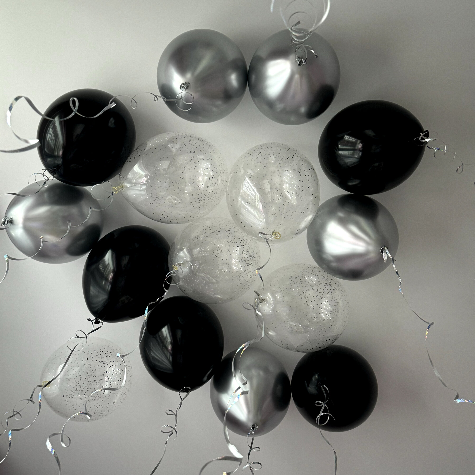 Воздушные шары для потолка "Черный, серебряный, с блестками" 15 штук