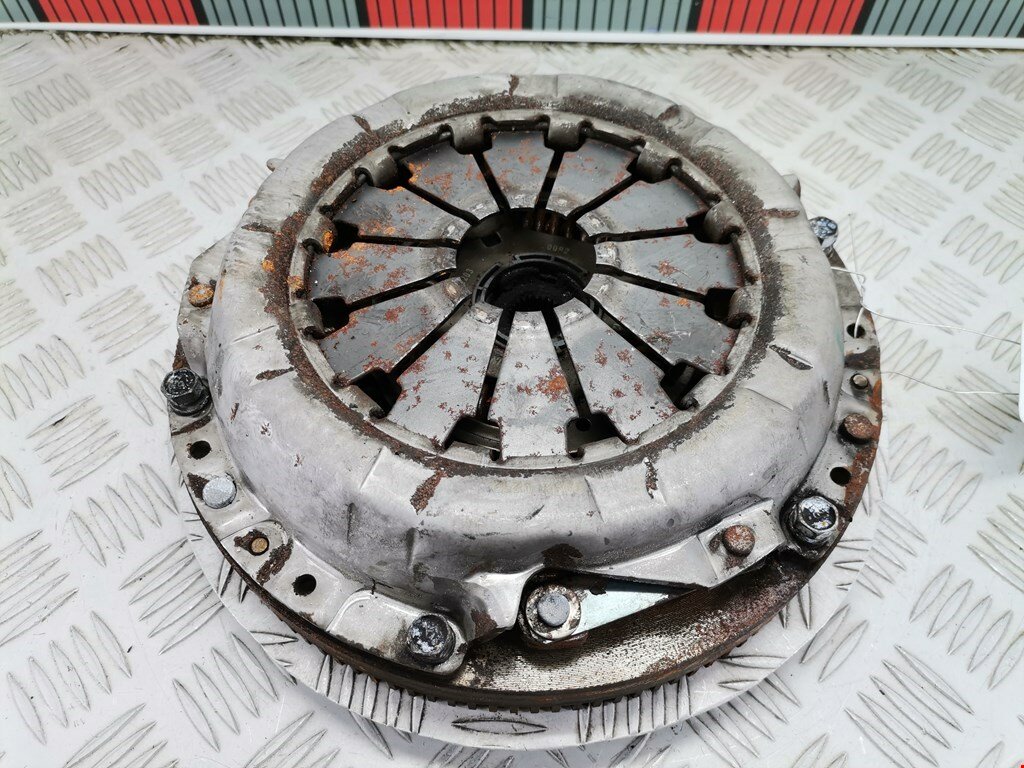 Маховик (демпфер сцепления) Nissan Note (E11) 12310EE000 арт. 2127581