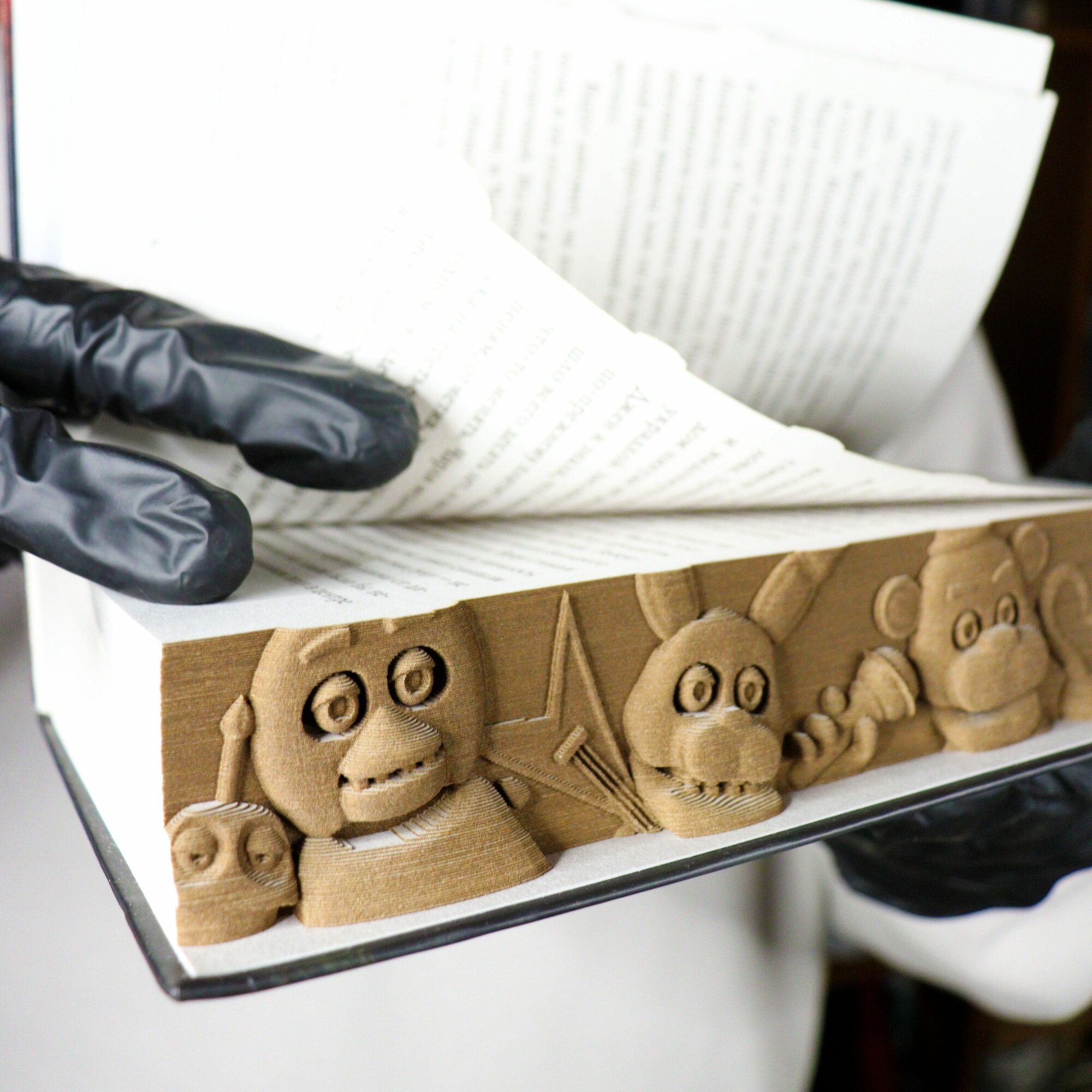 Объемная книга "Five nights at freddy's. Серебряные Глаза" Скотт Коутон, Кира Брид-Райсли (Dzenya Sin)