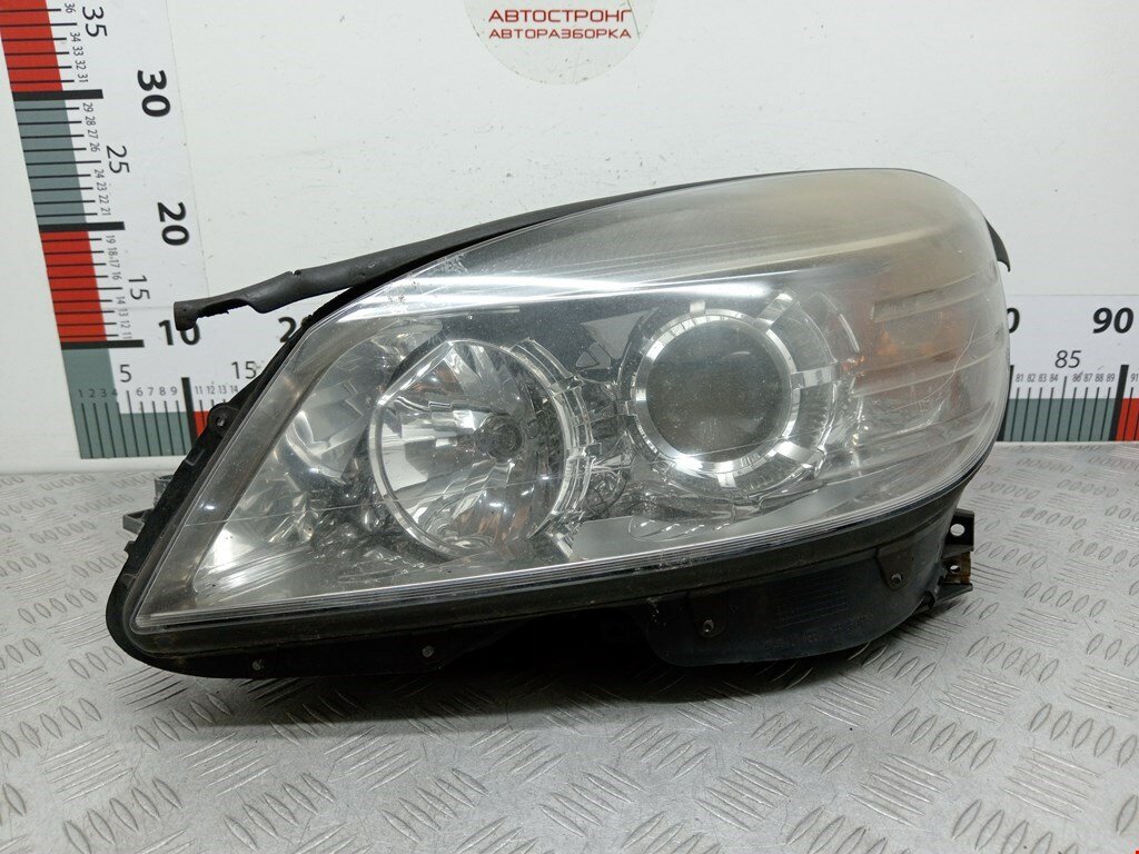 Фара левая Mercedes C-Class (W204) A2048208561 арт. 2184526