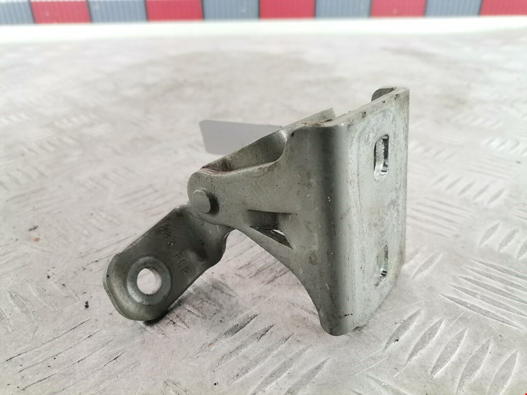 Петля двери передней правой Opel Meriva B 13251221 арт. 1751894