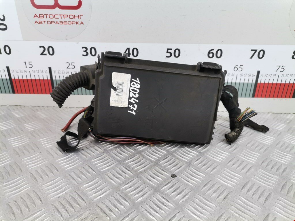 Блок предохранителей Opel Corsa D 13185557 арт. 1802471