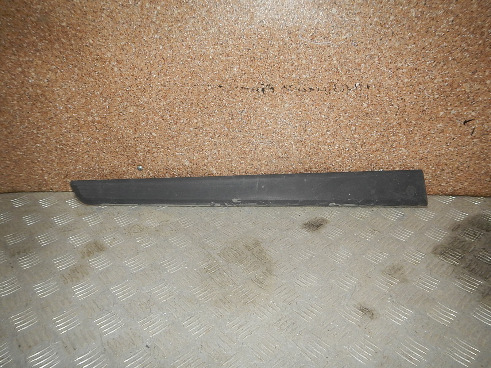 Б/У Молдинг двери задней правой, Renault (Рено)-KANGOO (08-) RENAULT KANGOO (08-) Царапины 309190 RENAULT арт. 8200439118