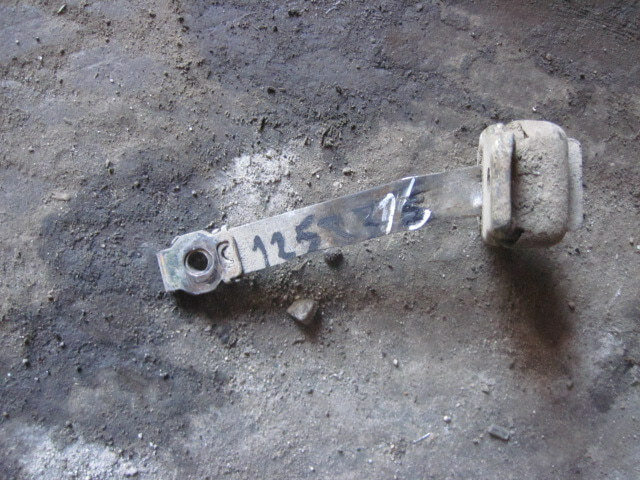 Б/У Ограничитель двери, Chery (Черри)-AMULET (05-) Chery AMULET (04-12) с разбора,задний левый целый 125836 CHERY арт. A1...