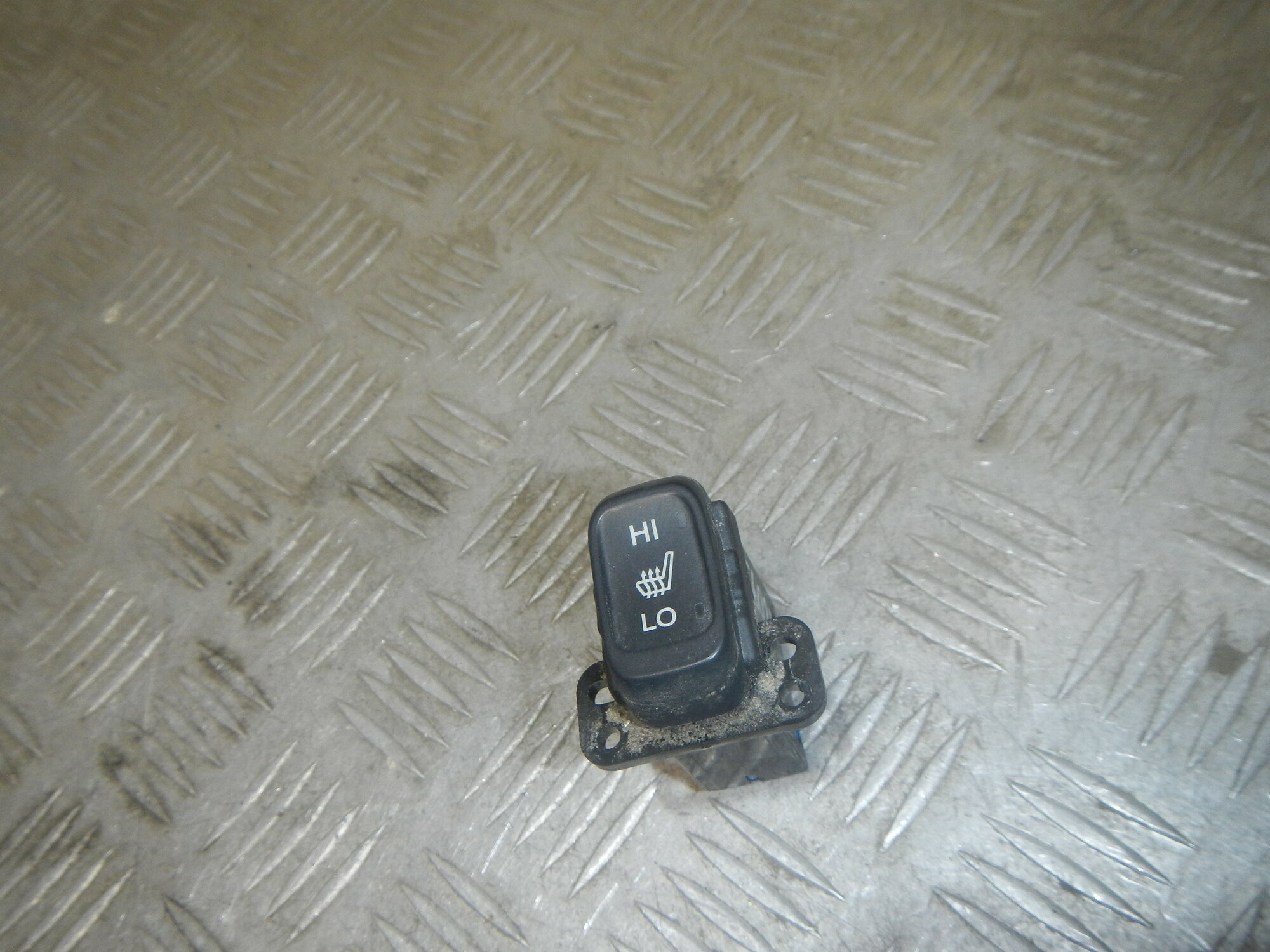 Б/У Кнопка обогрева сидений, Honda (Хонда)-CIVIC 5D (06-12) HONDA CIVIC 5D (06-12) левая Без видимых повреждений. 556021 ...