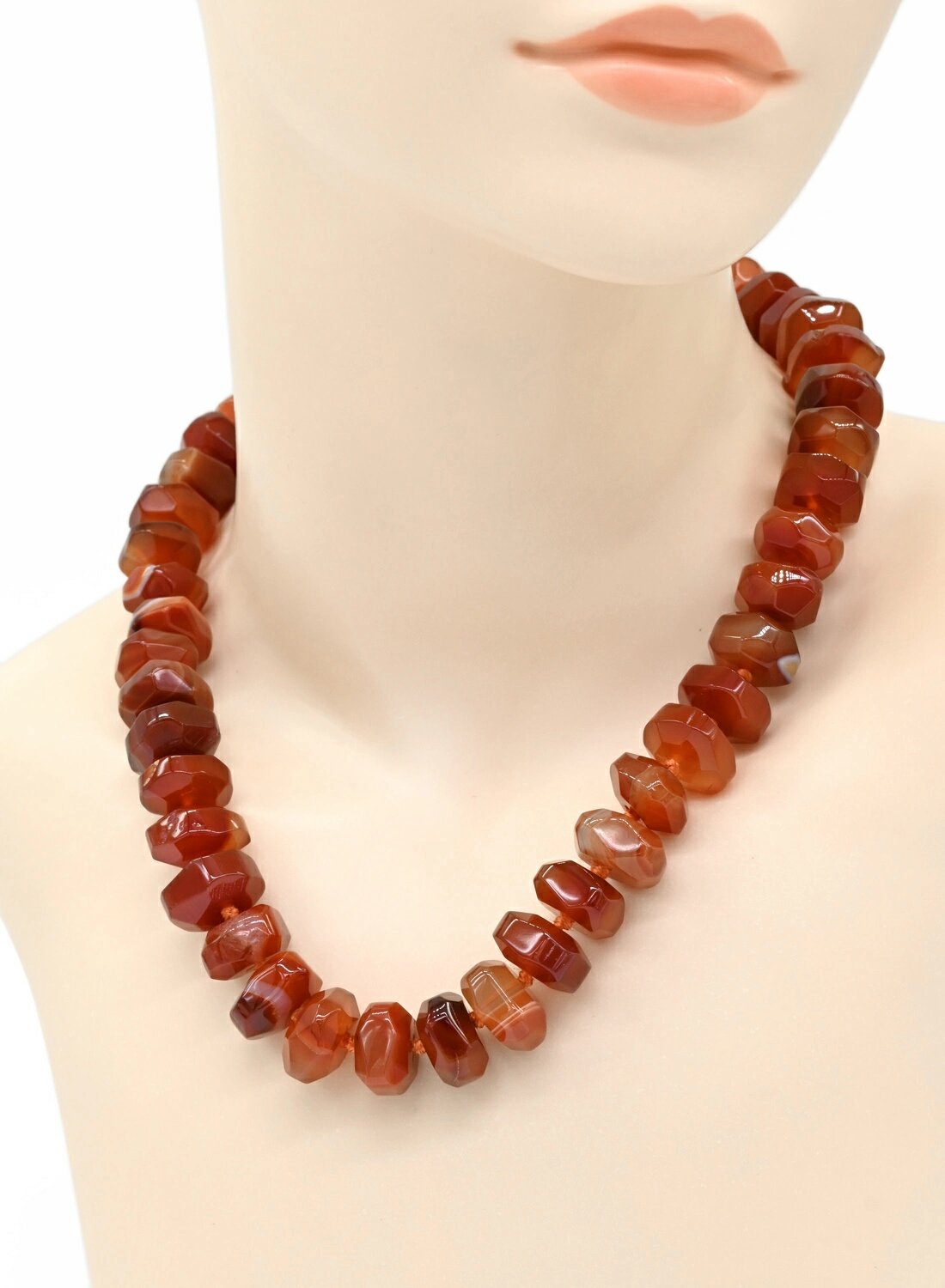 Бусы, сердолик