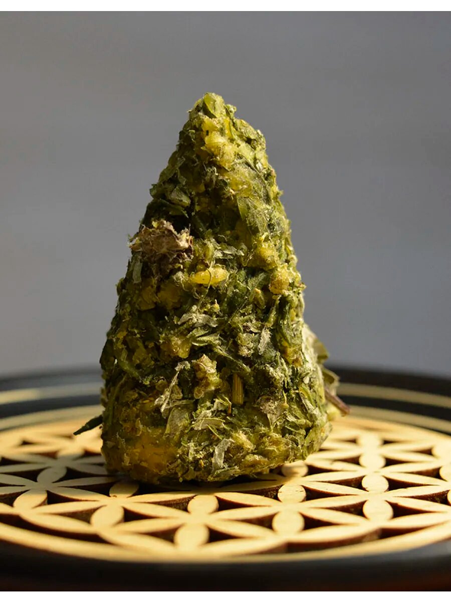 Свеча "Магическая", без фитиля, программа на очищение, полынь, травяная, 4x2 см, в подарочной упаковке