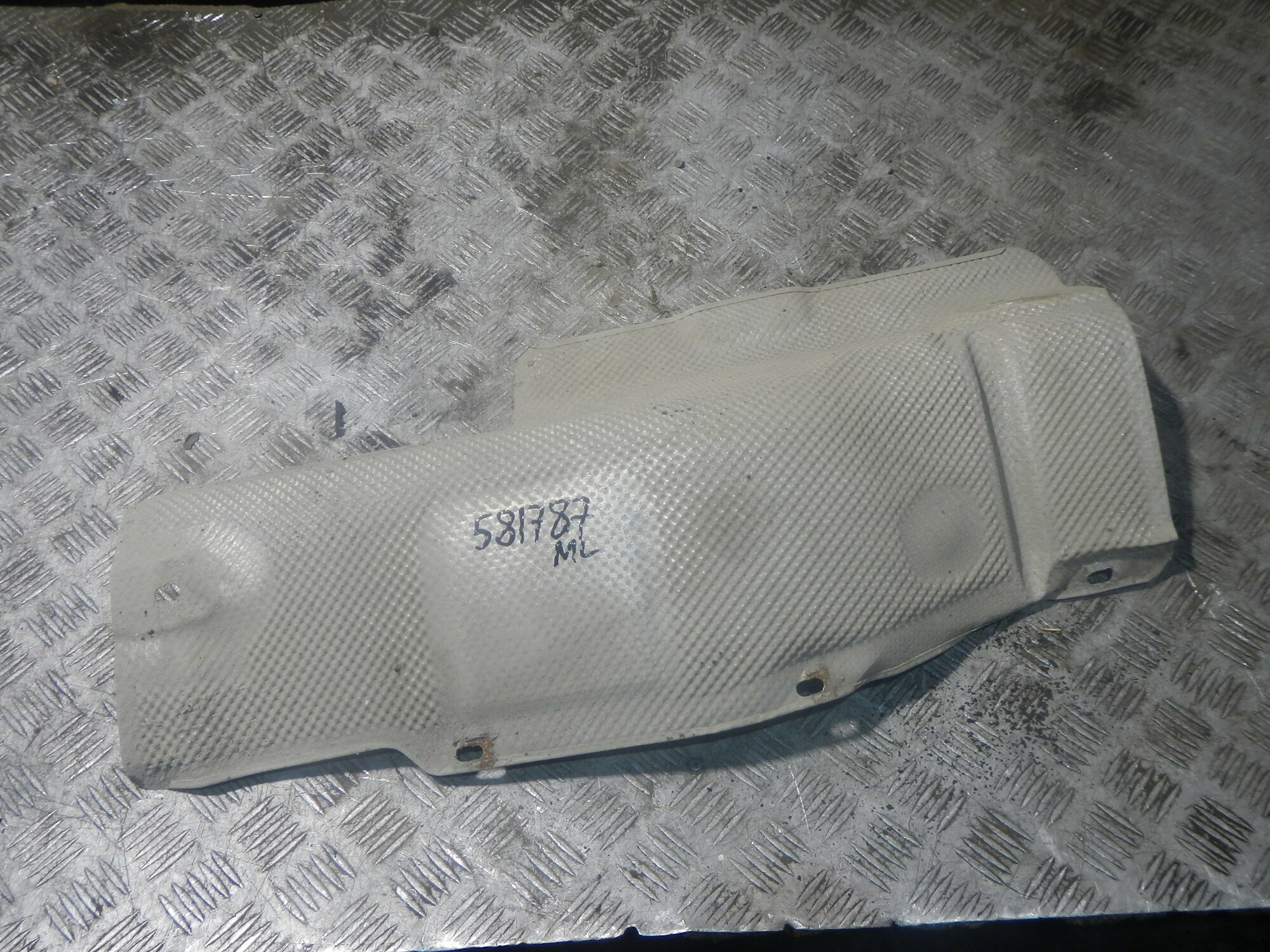 Б/У Экран тепловой, Mercedes-Benz (Мерседес)-MERCEDES (W164) (ML) M-KLASSE (05-11) MERCEDES (W164) (ML) M-KLASSE (05-11) ...