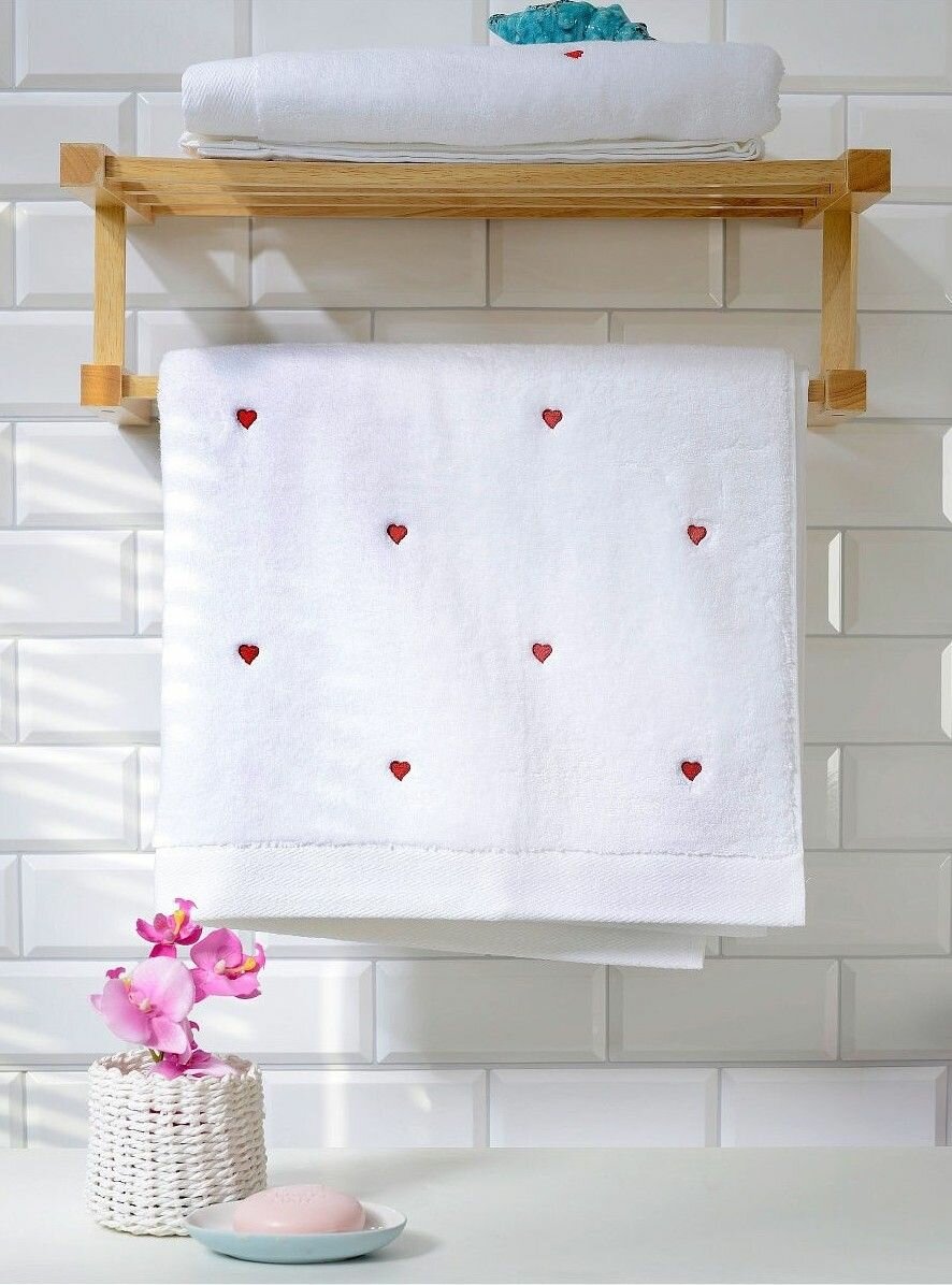 Полотенце с сердечками Maison Dor LOVE KIRMIZI любовь (белое с красными сердечками) 50х100