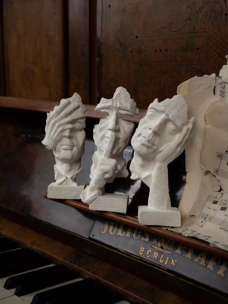 Статуэтки для интерьера лица