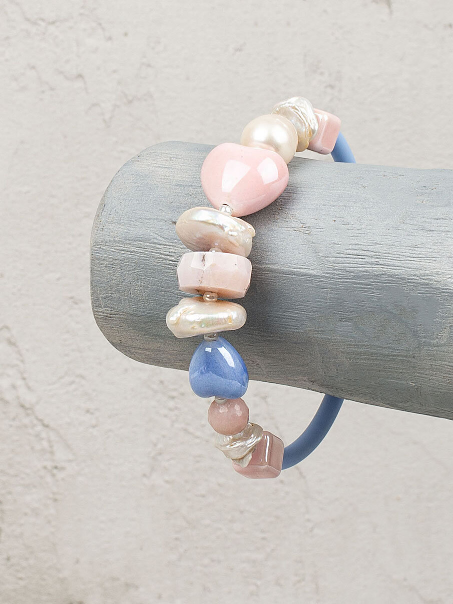 Эластичный браслет