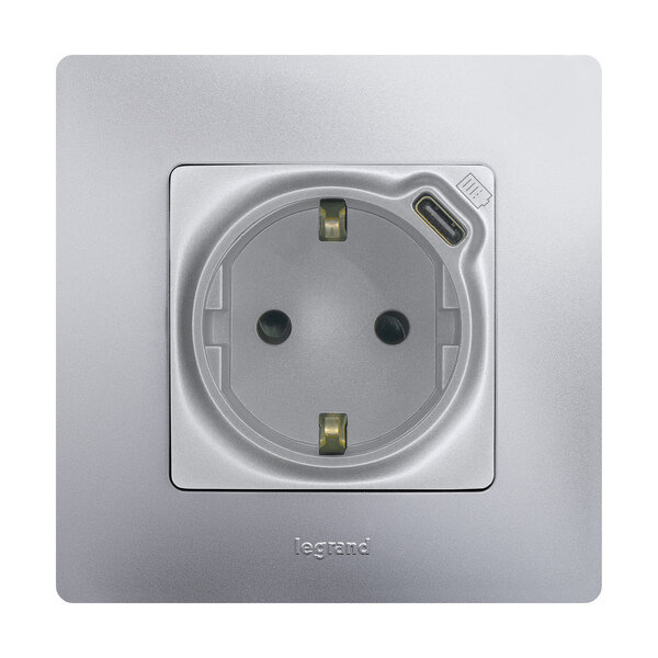 Legrand (Легранд) Розетка с заземлением с USB тип C - Legrand Etika - со шторками 16А 250В 1500мА 7,5Вт безвинтовые зажимы - алюминий 672488