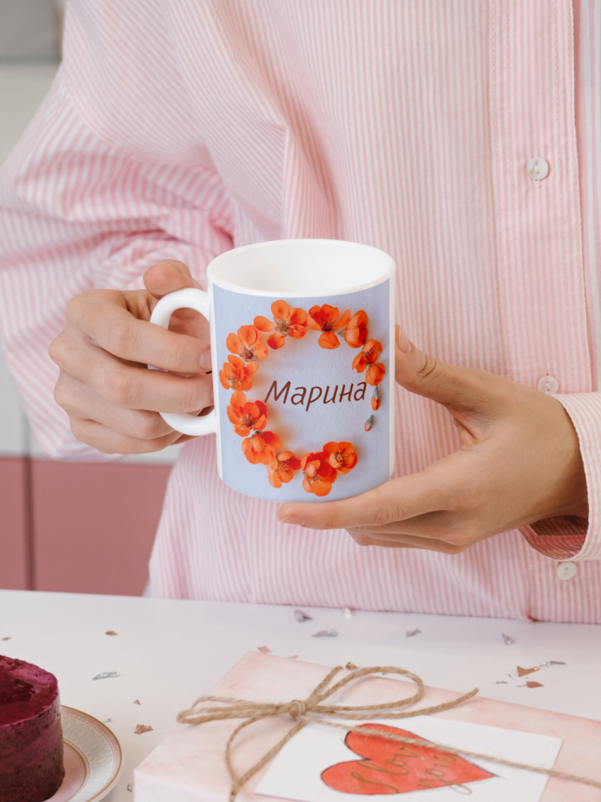Кружка для чая именная имя Марина с принтом цветы, керамическая, 330 мл