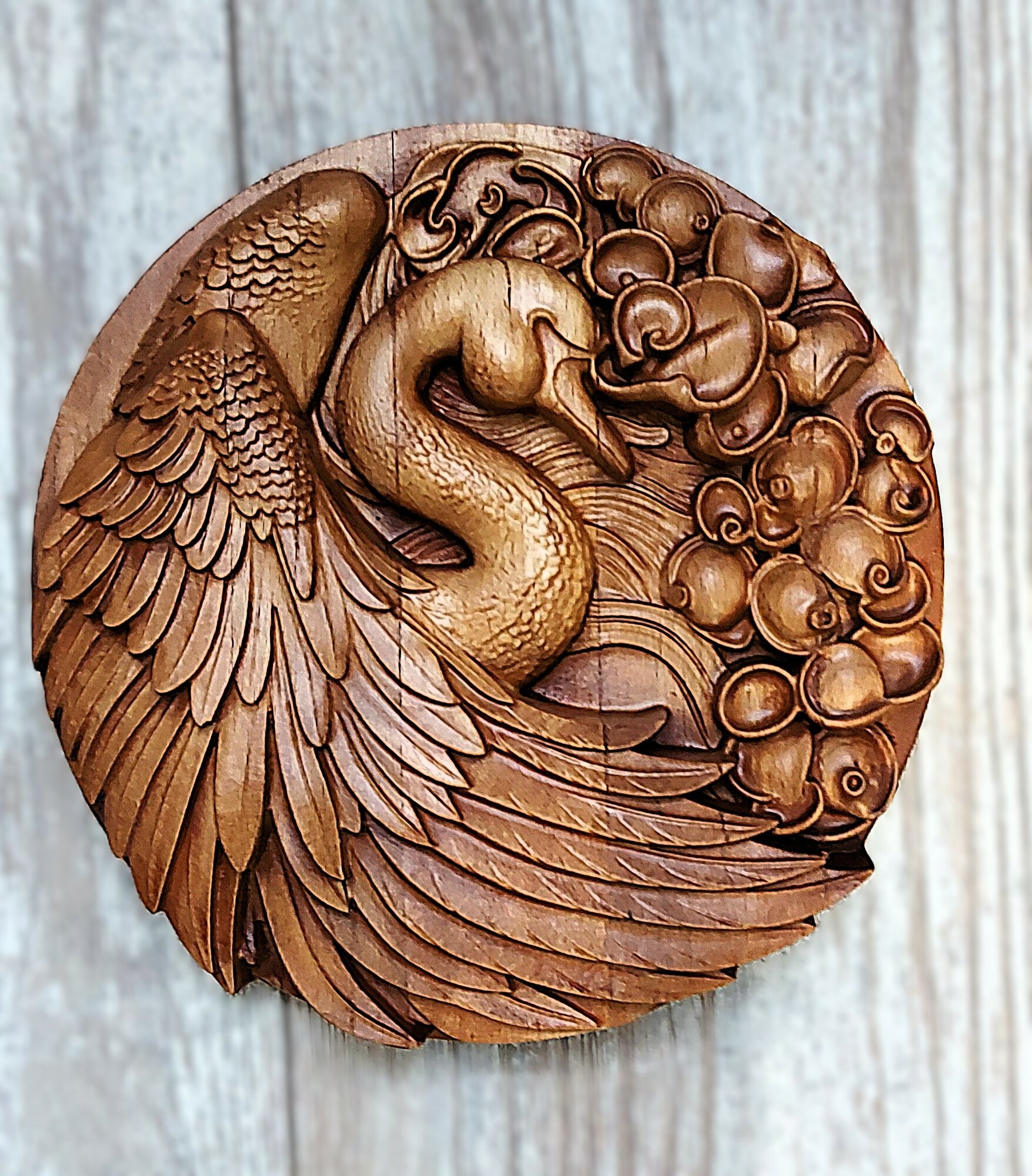 Панно Лебедь из натурального массива дерева от VelesWoodCarving