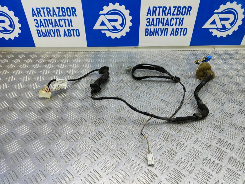 Б/У Проводка двери пер.лев Renault Duster HS / Рено Дастер HS 1.6 K4MA606 102 Л.С 2013
