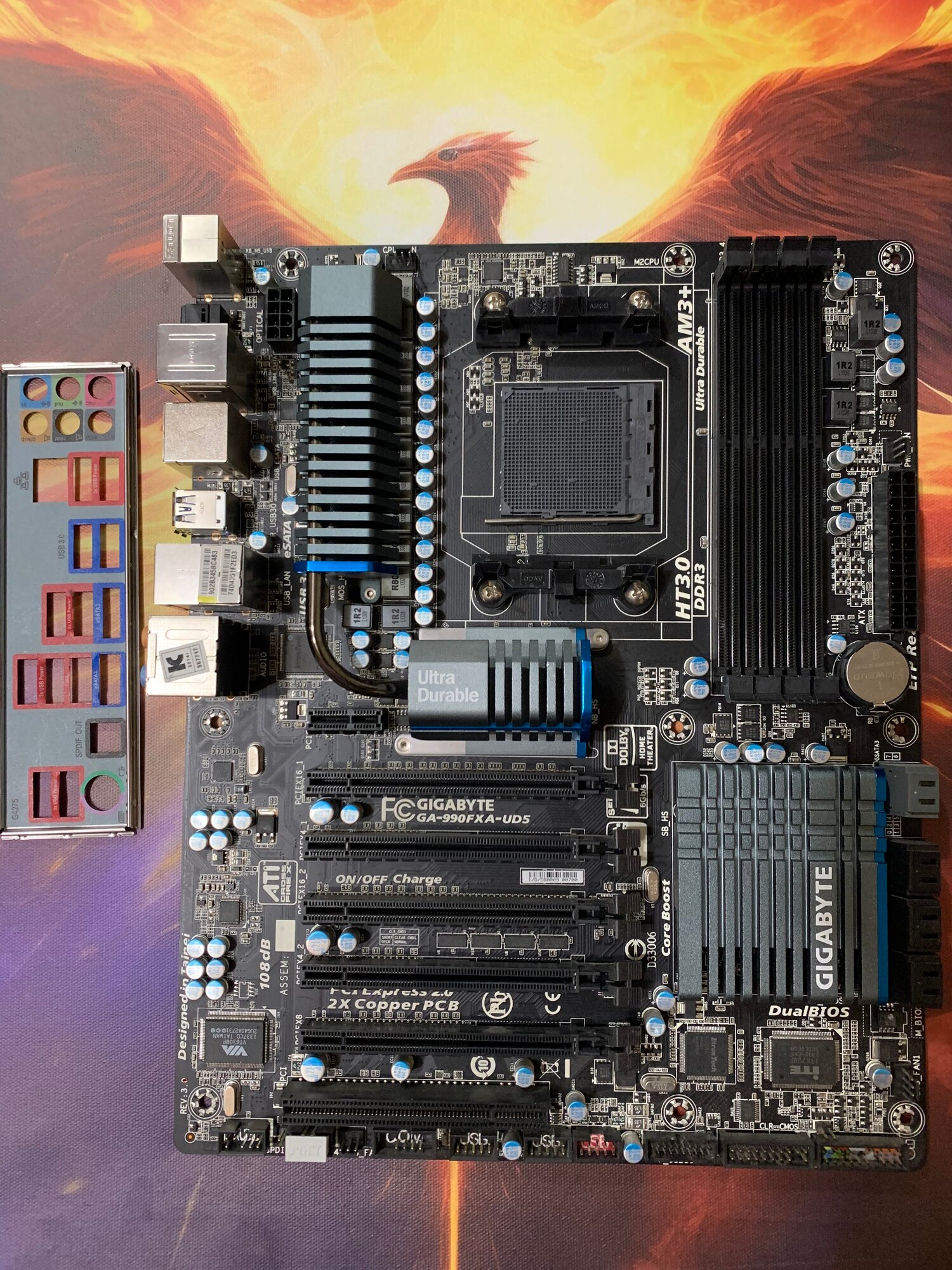 Материнская плата GIGABYTE GA-990FXA-UD5 Socket AM3+