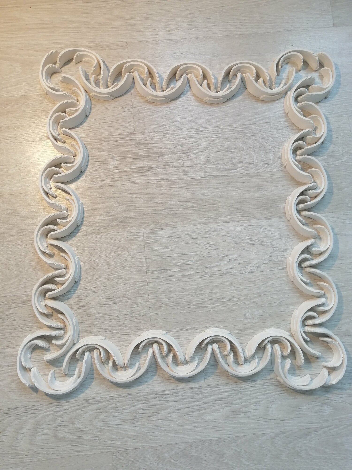 Перья из гипса