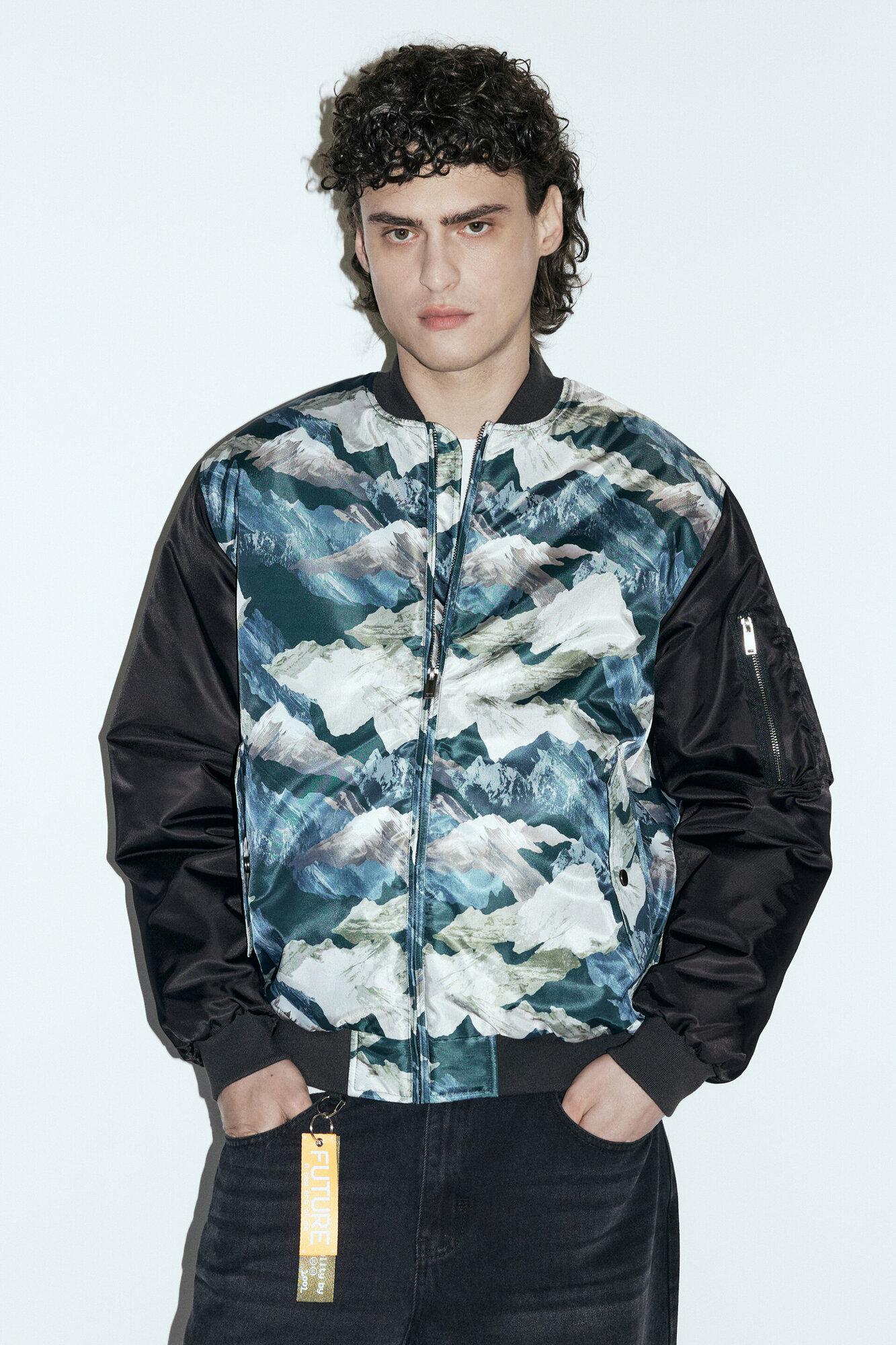 Бомбер Young