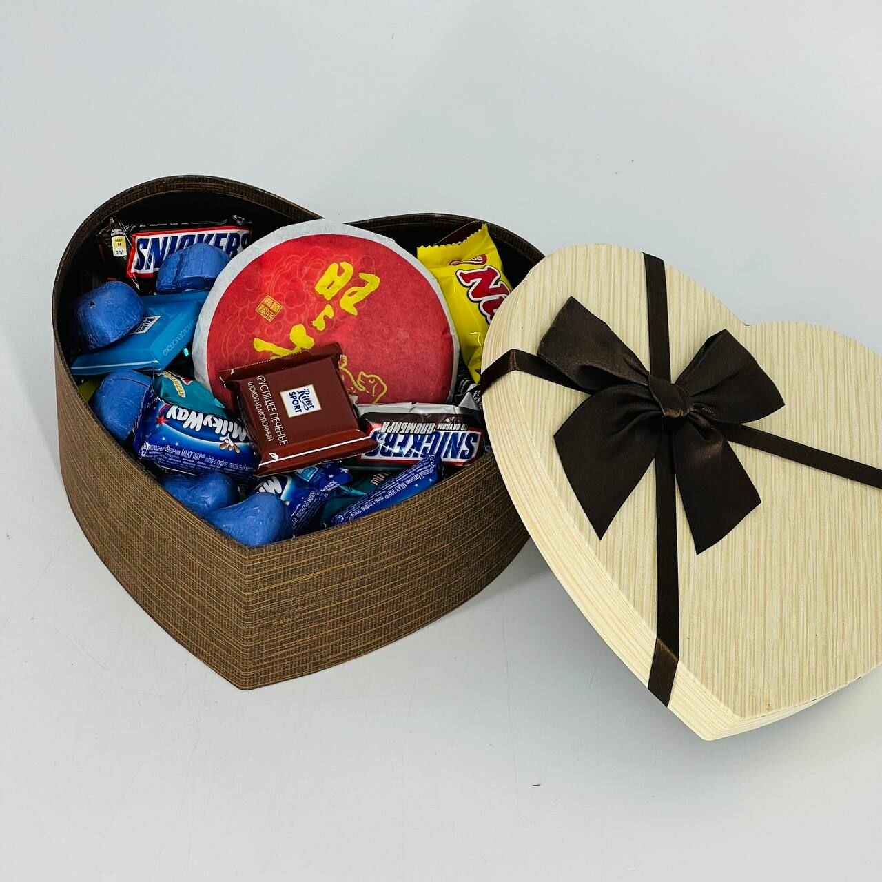 Подарочный чайный букет, конфеты с элитным чаем в коробке сердце, подарок на 14 февраля, сладкая валентинка